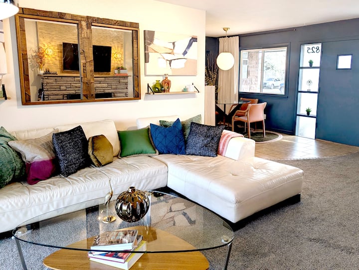 Fun + Stylish Stay W/ Large Kitchen + Covered Deck - Idaho Falls, ID