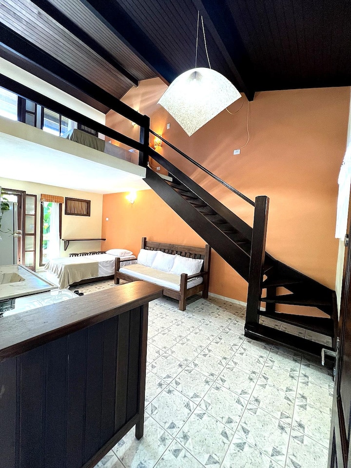 Loft Amplo Com Mezanino, 2 Banheiros E 2 Varandas - São Sebastião