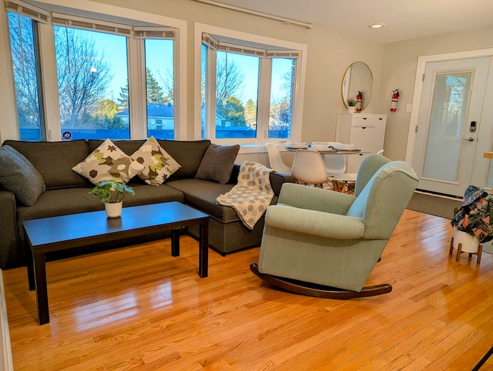 Award-winning 2br Hilltop Suite | Nepean - Ottawa