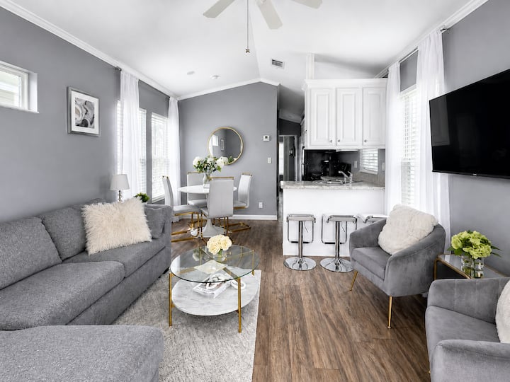 Elegant Tiny Escape - Resort Amenities Near Parks - Kissimmee, FL