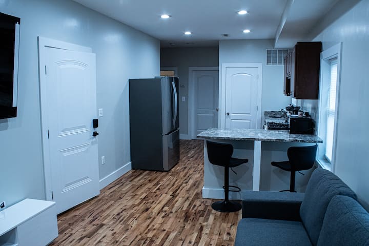 East Boston 2 Br /Walk To Subway+ 2 Min To Airport - Boston, MA