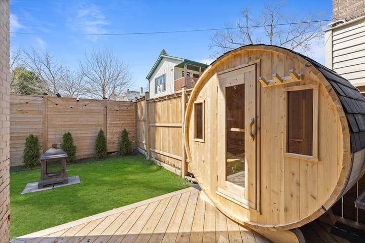 Luxury Niagara River View Oasis With Sauna - Niagara Falls
