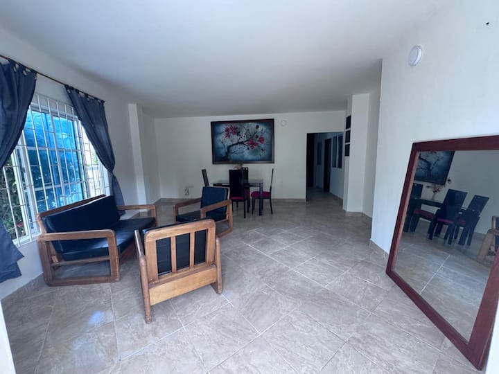 Spacious & Cozy Apartment Steps From The Main Park - Planeta Rica