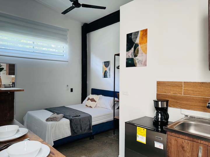Habitación Privada, A/c, Cocina, Agua Caliente - Medellín