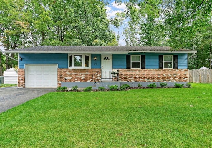 Home Near All Things Saratoga - Saratoga Springs, NY