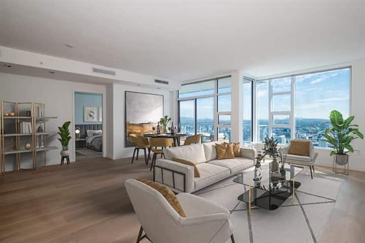 Luxurious 2 Bed, 2 Ba Furnished Apt On 51st Floor - Vancouver