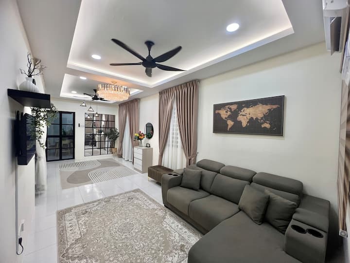 Amika Homestay - Sitiawan