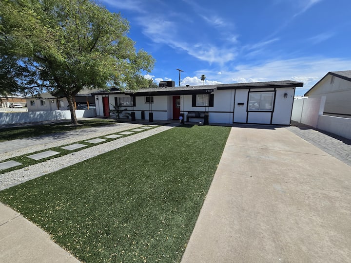 # 2 Cozy Home In A Quiet Community - Phoenix, AZ