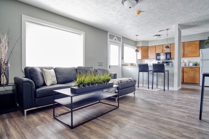 2br Indy Retreat | Easy Parking • Near Downtown - Crows Nest, IN