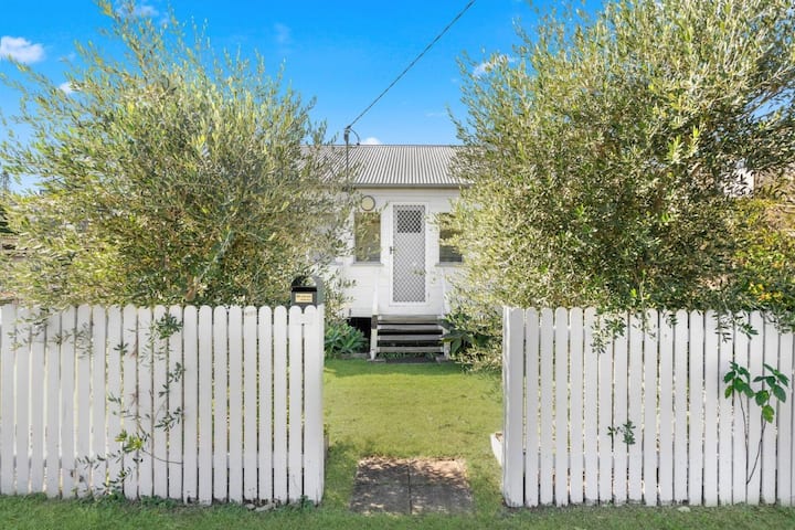 Urangan Beach Cottage | Walk To Beach & Cafés - Hervey Bay