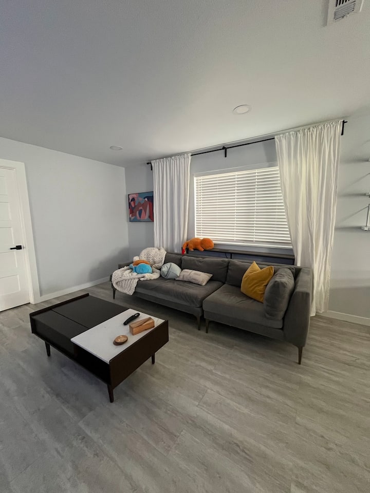Home Next To Downtown! - San Carlos, CA