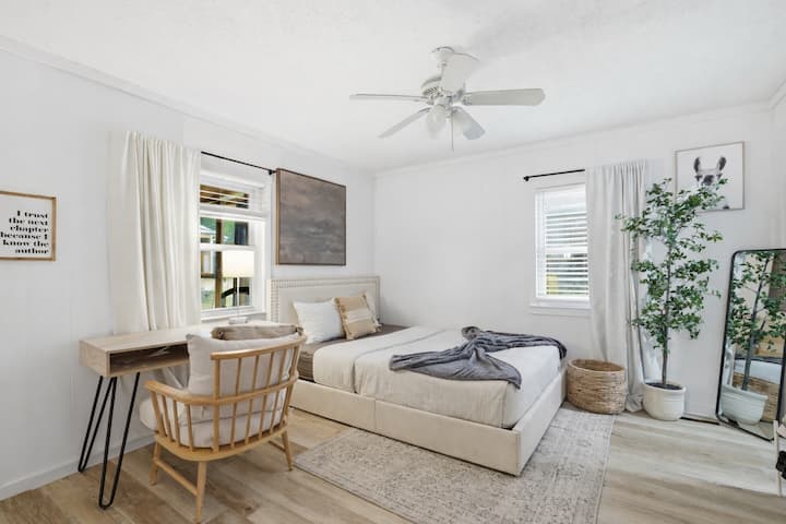 5 Bedroom, Enclosed Patio, Golf Cart, Pet Friendy - Greenville, SC