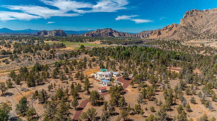 Smith Rock Retreat- Two Units In One Listing! - Terrebonne, OR