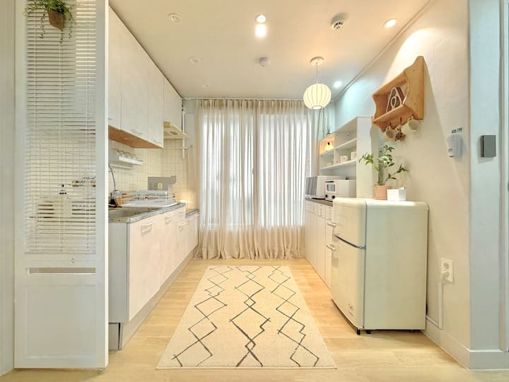 Quiet 2br Private Stay With Movie Room & Home Café - South Korea