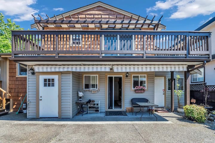 Spacious 3 Bedroom Home In Panorama Ridge - Surrey