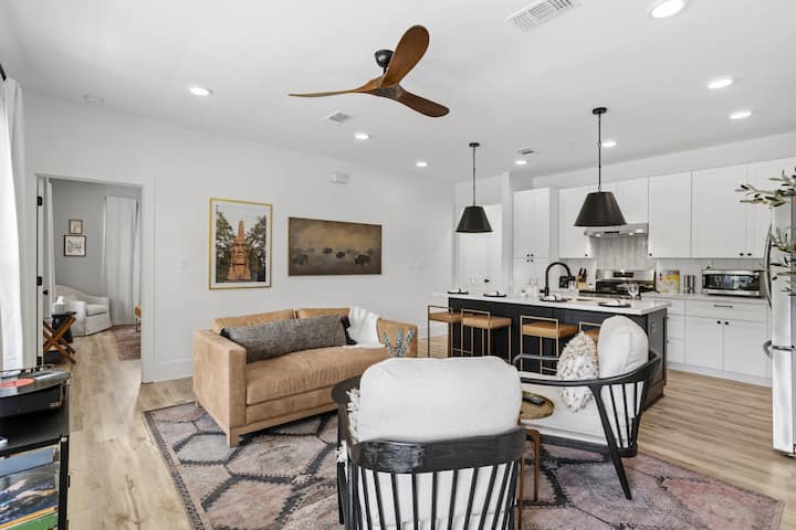 Wayfarer's Loft: Walk To Beach & Town - Biloxi, MS