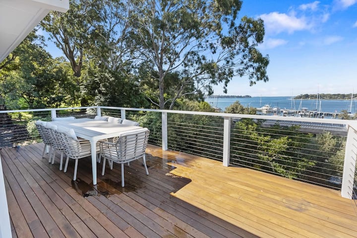 Marina House - Sweeping 180-degree Views Of Marina - Metung