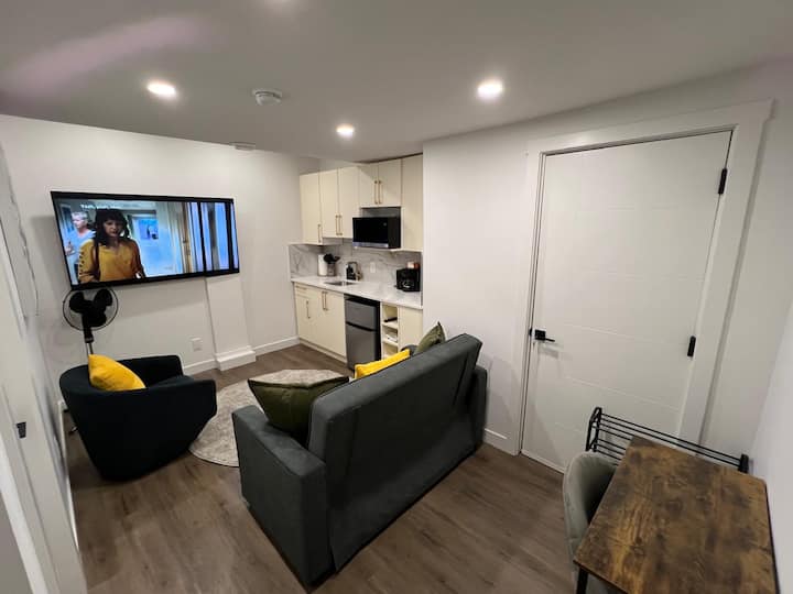 Luxury One Bedroom Suite - Self Check-in - Edmonton