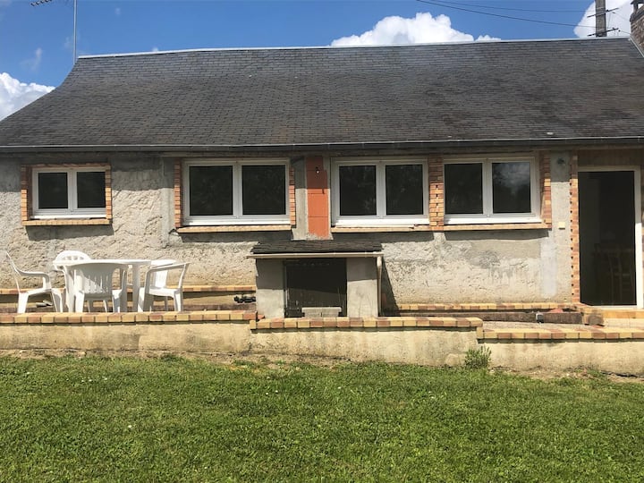 Maison à La Campagne à Côté D’un éTang - Forêt de Bercé
