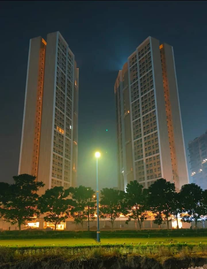 Beautiful Gift City View 
Nice Living 
Gym & Pool - Gandhinagar