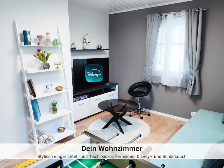 Auszeit Bei Berlin | Balkon, Kicker & Disney+ - Zossen