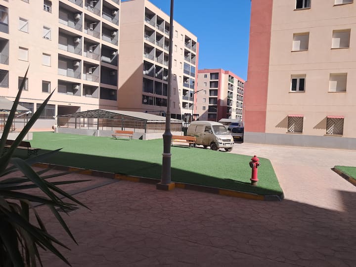 F4 Standing Calme Et éQuipé - Tlemcen