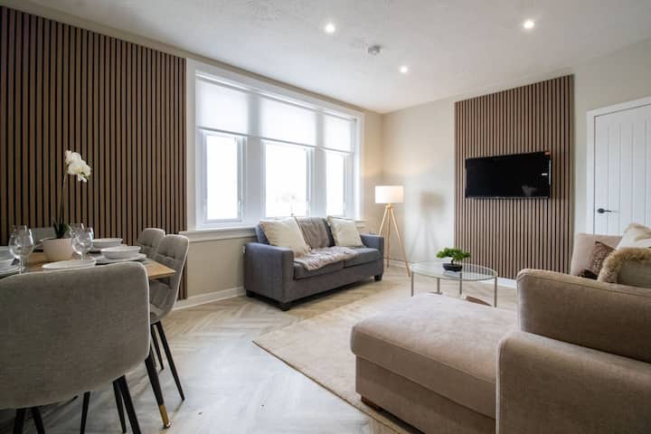 3-bed Flat · Kelpies & Falkirk Wheel · Parking - Falkirk
