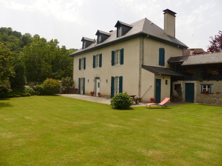 Appartement Meublé à L’étage D’une Maison - Lourdes