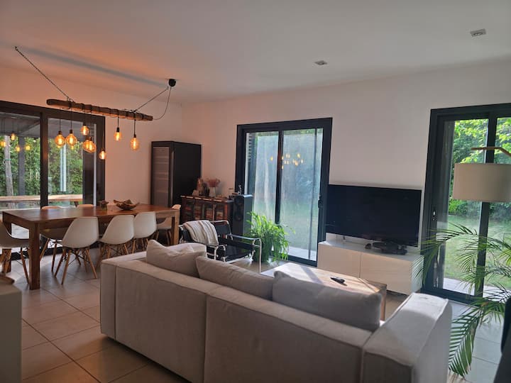 Elegant Family Home With Pool In Cabrils - Mataró