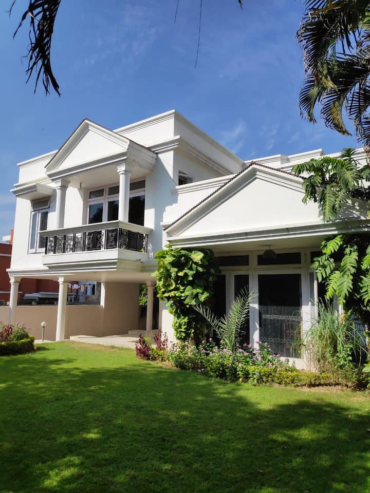 Regalia Home Sapphire Stay 
Presidential Room - Jammu