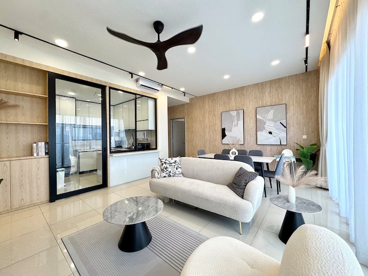 Klcc Kids Friendly 4br Apartment @ Astoria - Kuala Lumpur