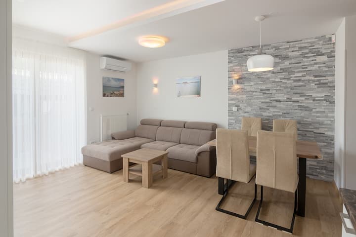 Alpine Breeze - 2br Deluxe Stay In Kranjska Gora - Mojstrana