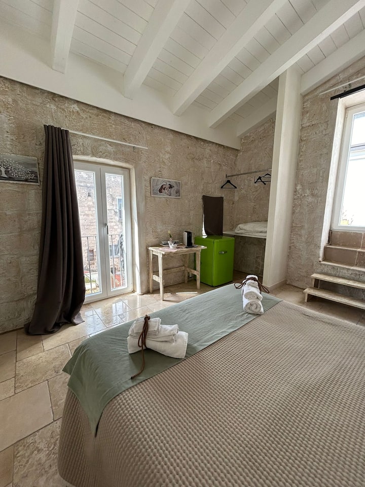 Menta: Stanza 2 Matrimoniale Con Terrazzino - Altamura