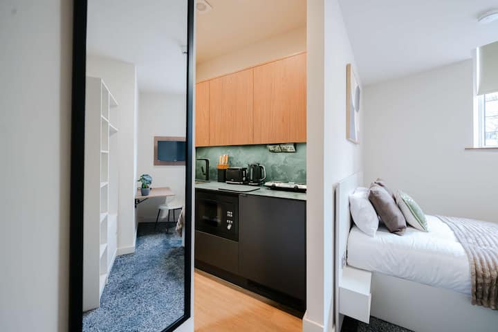 Brand New Deluxe Airbnb | Free Coffee Machine - Derby, UK