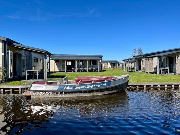 Groepsaccommodatie 12 P Inclusief Luxe Sloep - Giethoorn