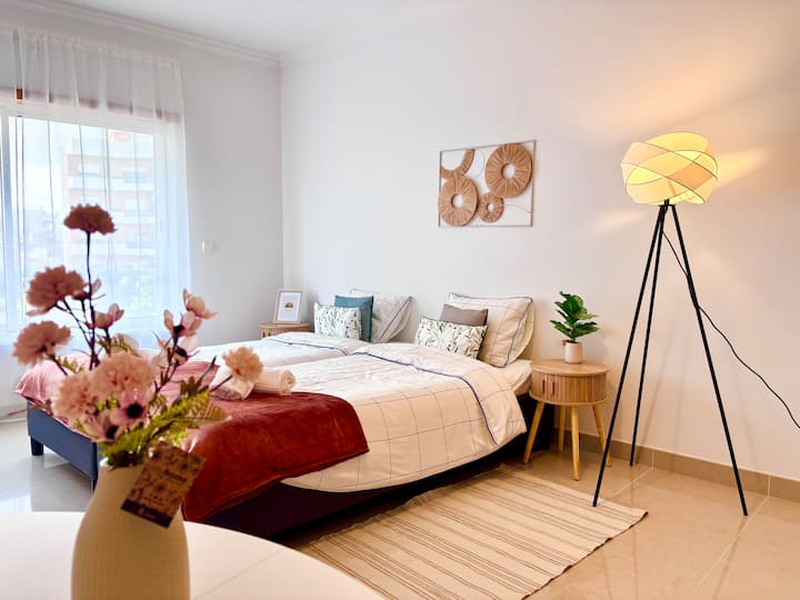 10-min Walk To Sanctuary Of Fátima | Ac & Parking - Fátima