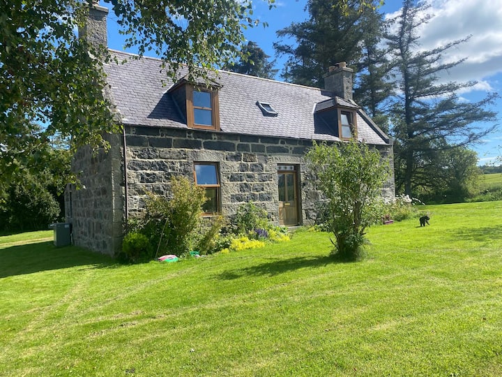 Cottage Farmhouse - Huntly
