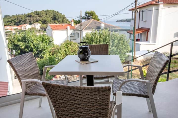 A-25309-c Appartement De Deux Chambres Avec La - Rab