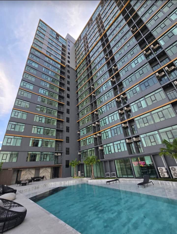 [Promo-20%]modern 1-br Apartment - 5* Pool & Gym - Si Racha