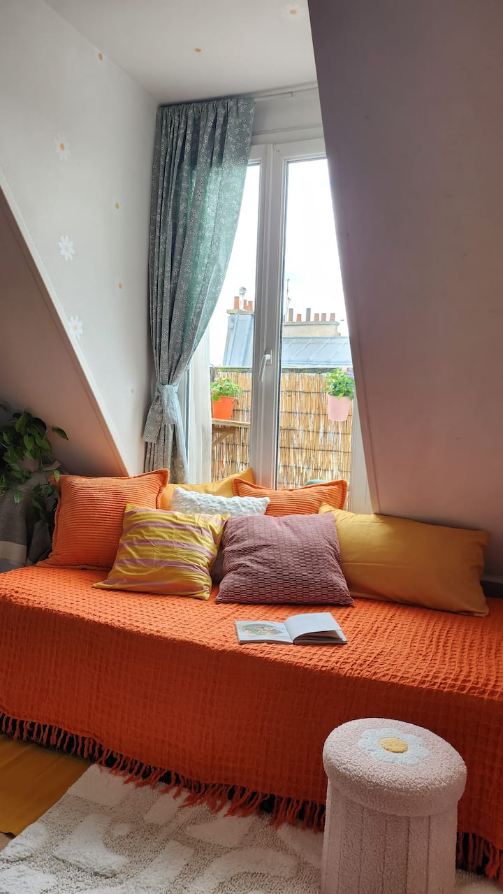 Petite Chambre Sous Les Toits - Paris