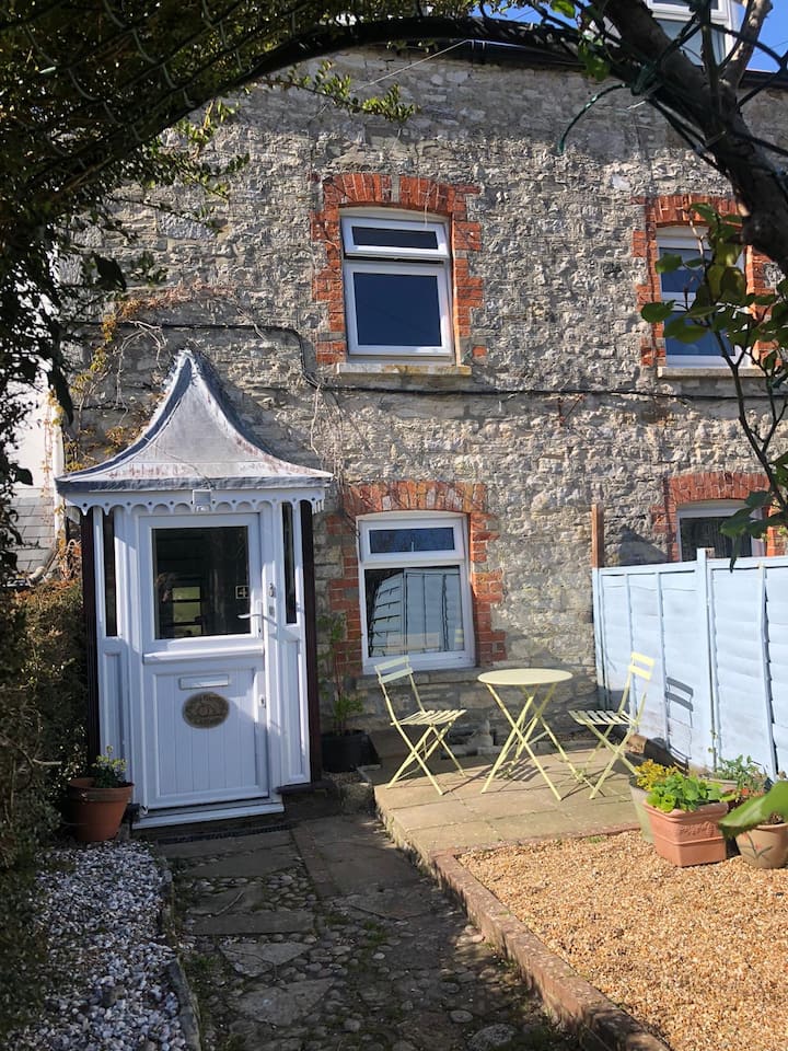 Penny Farthing Countryside Cottage - Weymouth