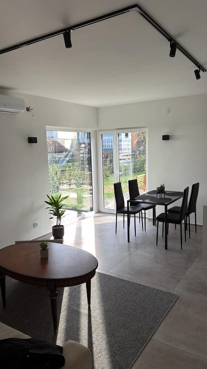 Sehr Große Wohnung Mit Einem Garten Und Terrasse - Offenbach