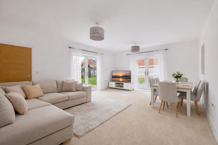 Forester |Contractor House |Spacious |Parking - Northampton