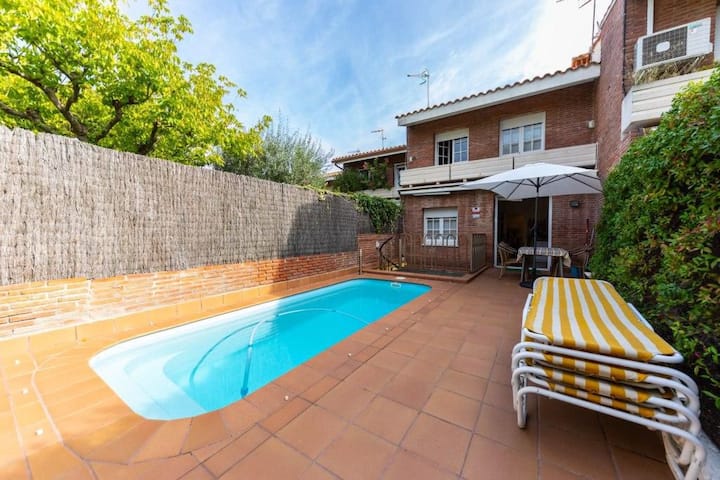 Cozy House In Teia Town - Granollers
