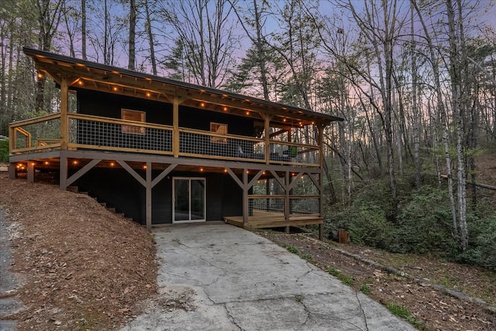 The Boho Veranda: A Private Lake Jocassee Escape - Lake Keowee, SC