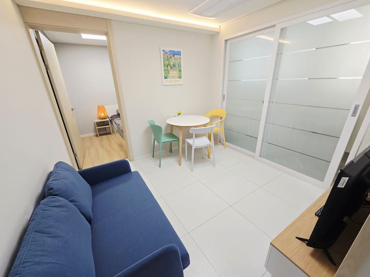 Superb Stay / 3min To Metro, Near Hongdae & River - Seoul