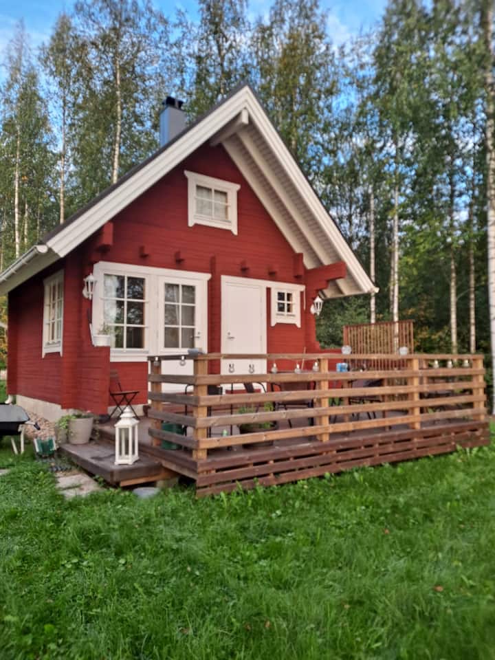 Hirsimökki Kiimasjärven Rannalla - Finland