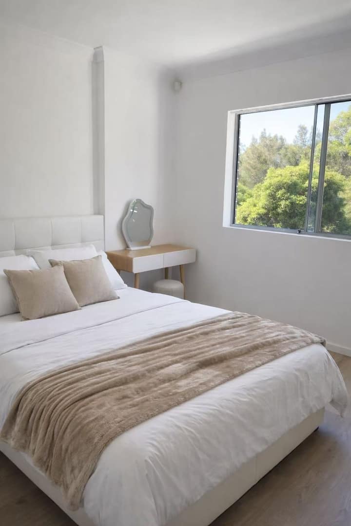 Warm & Convenient Home Near The Lake In Pemulwuy - Blacktown