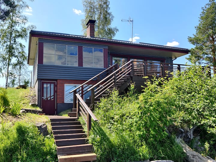 Valoisa Mökki Aivan Järven Rannalla - Uurainen