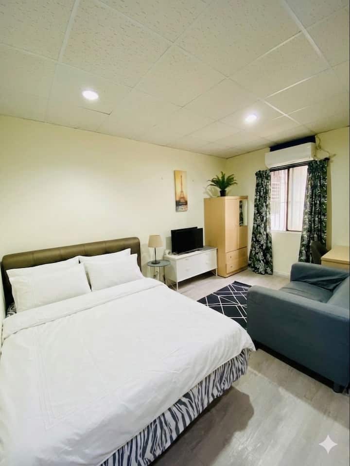 火車站/捷運站旁/1ｇ網路/洗衣機/西門町/台北101/饒河夜市/獨立的衛浴/河濱運動公園 - Taipei